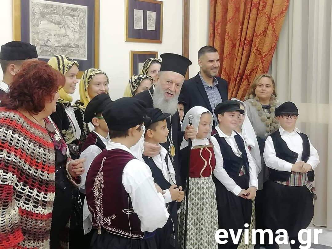 Χαλκίδα - Πλήθος πιστών εύχεται στον Μητροπολίτη Χαλκίδας για την ...