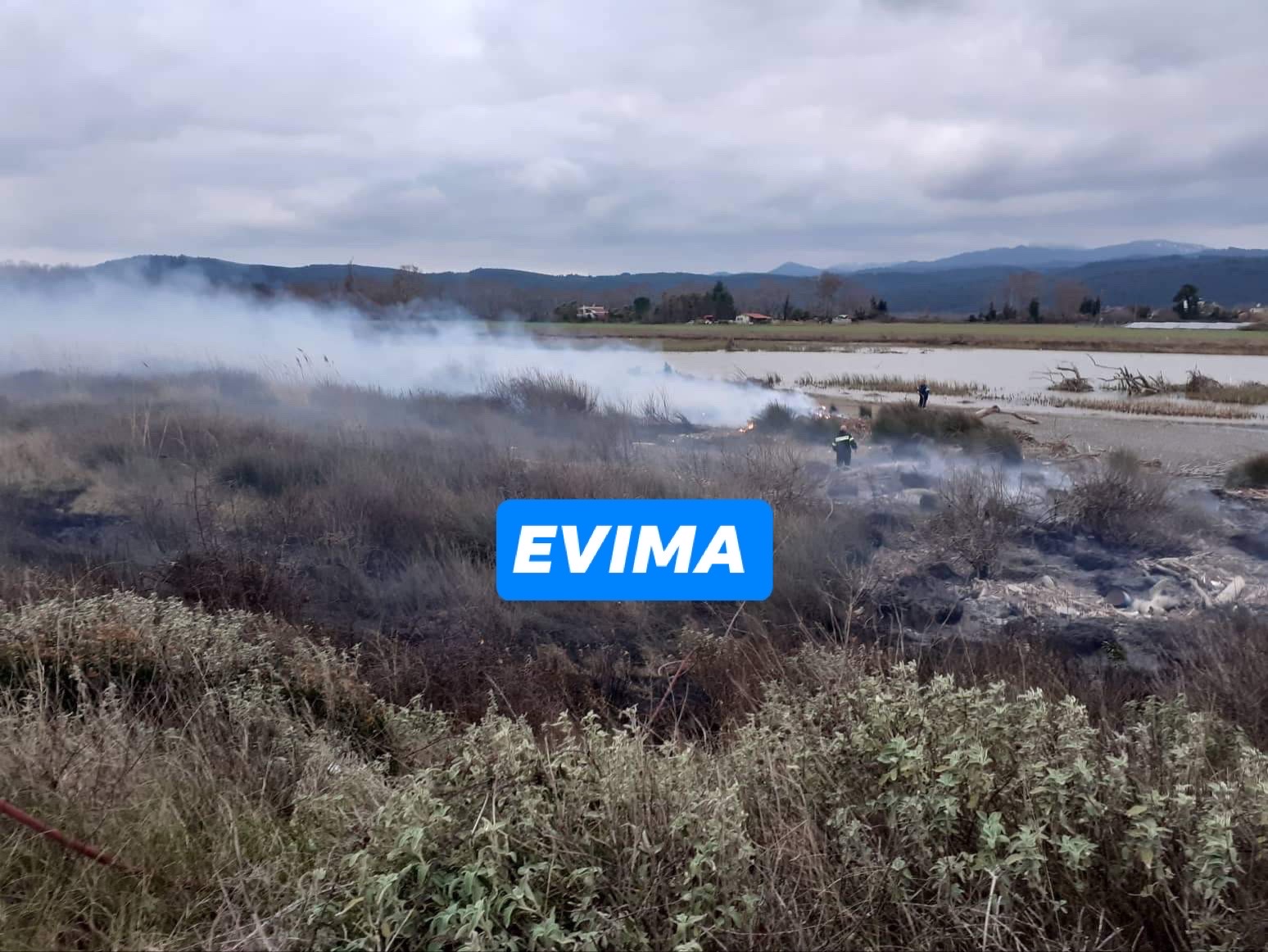 ΤΩΡΑ- Φωτιά κοντά σε σπίτια μεταξύ Κηρίνθου και Μαντουδίου[ΦΩΤΟ] | eVima | Ειδήσεις Εύβοια