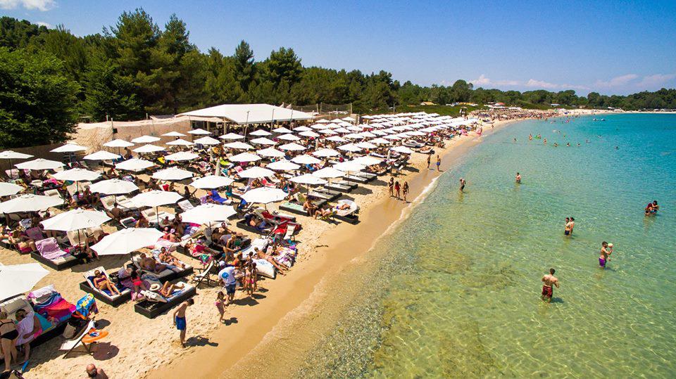 Κορονοϊός: Οι λοιμωξιολόγοι «κλείνουν» τα beach bar κι επιβάλλουν παντού τη μάσκα! | eVima ...