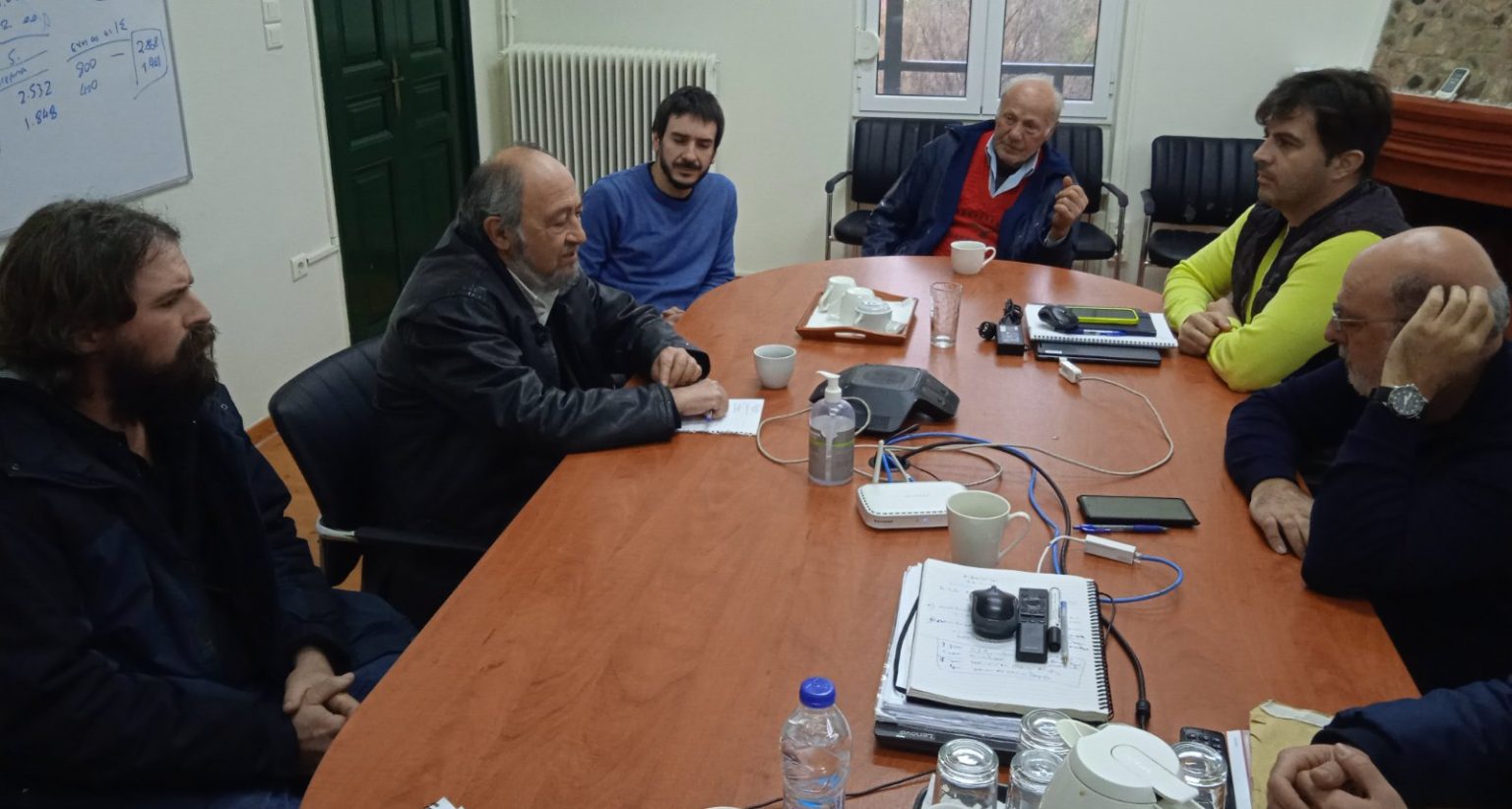Στις εγκαταστάσεις της ΤΕΡΝΑ ΛΕΥΚΟΛΙΘΟΙ στο Μαντούδι, ο Γιώργος Μαρίνος ...