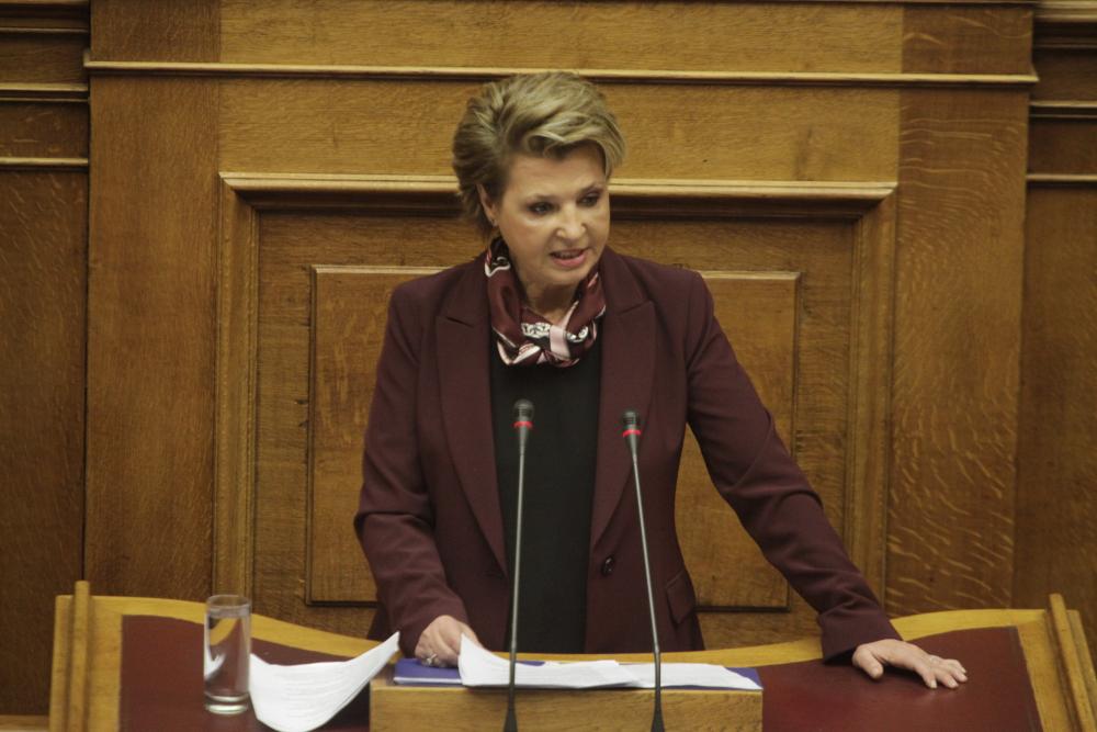 Έσπασαν με βαριοπούλες το αυτοκίνητο της Όλγας Γεροβασίλη ...