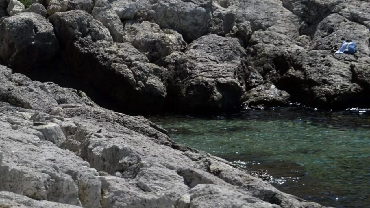 Κάρυστος: Γυναίκα έπεσε σε βράχια - Μεταφέρθηκε στο νοσοκομείο | eVima ...